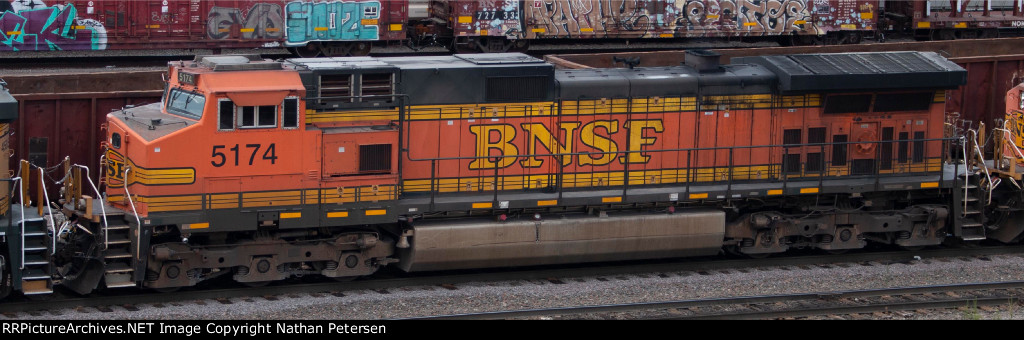 BNSF 5174